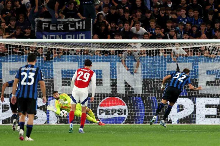 David Raya Credits Arsenal S Goalkeeper Coach For Incredible Double